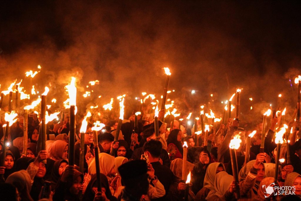 Pawai Obor Menyambut Tahun Baru Islam 1445H - Photo's Speak